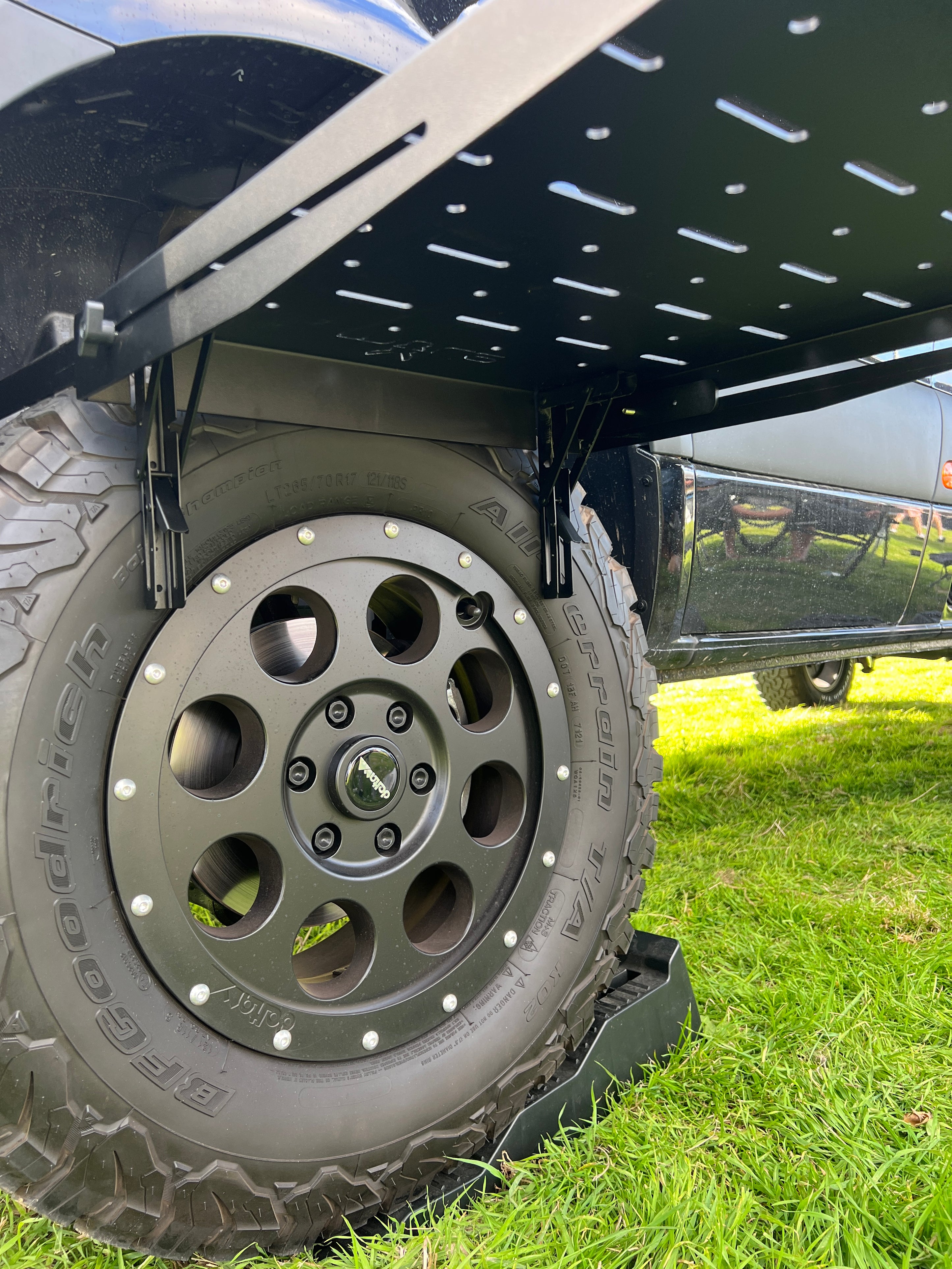 Mule Tyre Table – mule vans